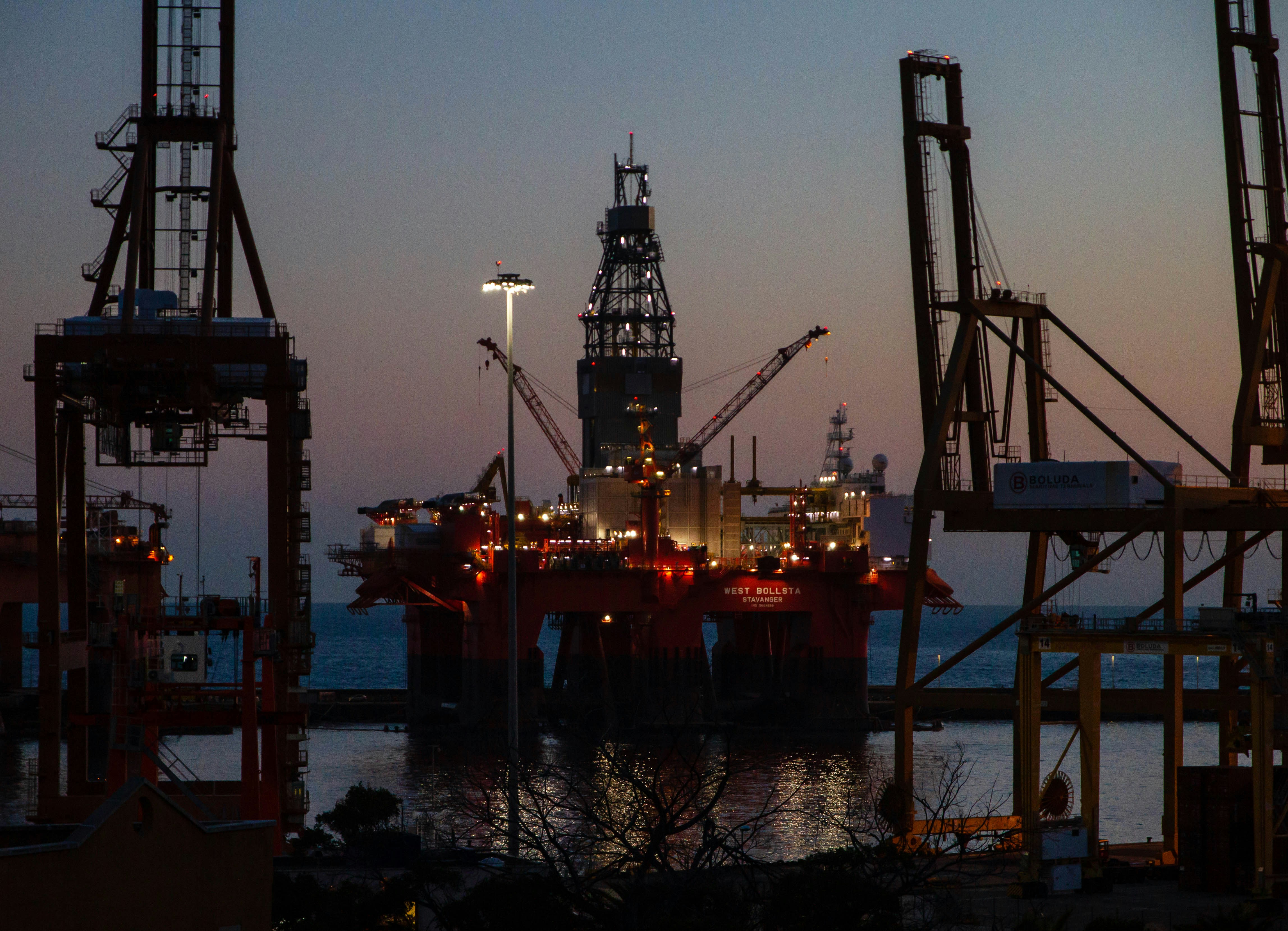 Securing Compensation for Oil Rig Injuries: A Guide for Workers and ...